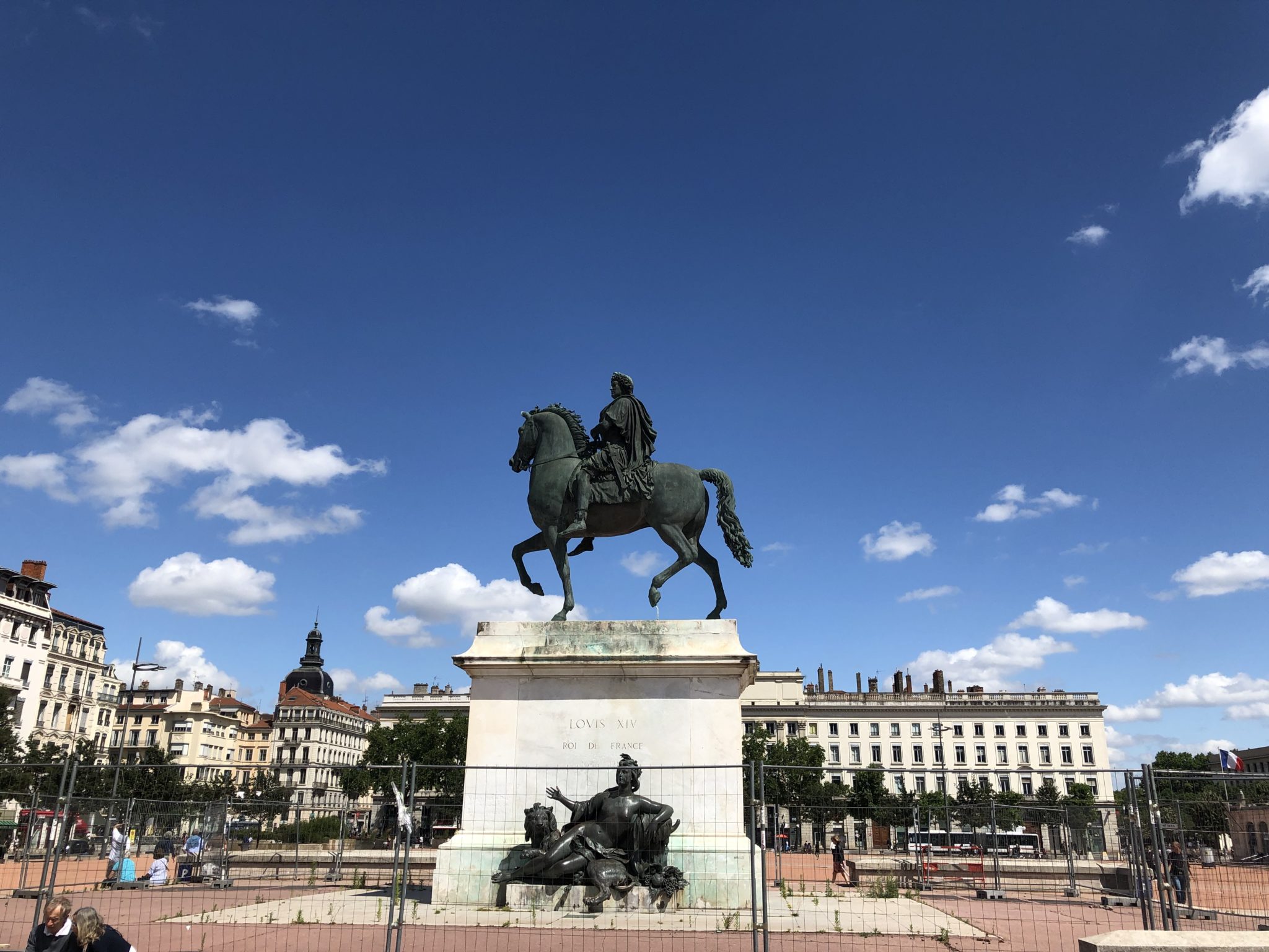 La Place Bellecour - Le Blog / Guide de Lyon - WeLoveLyon